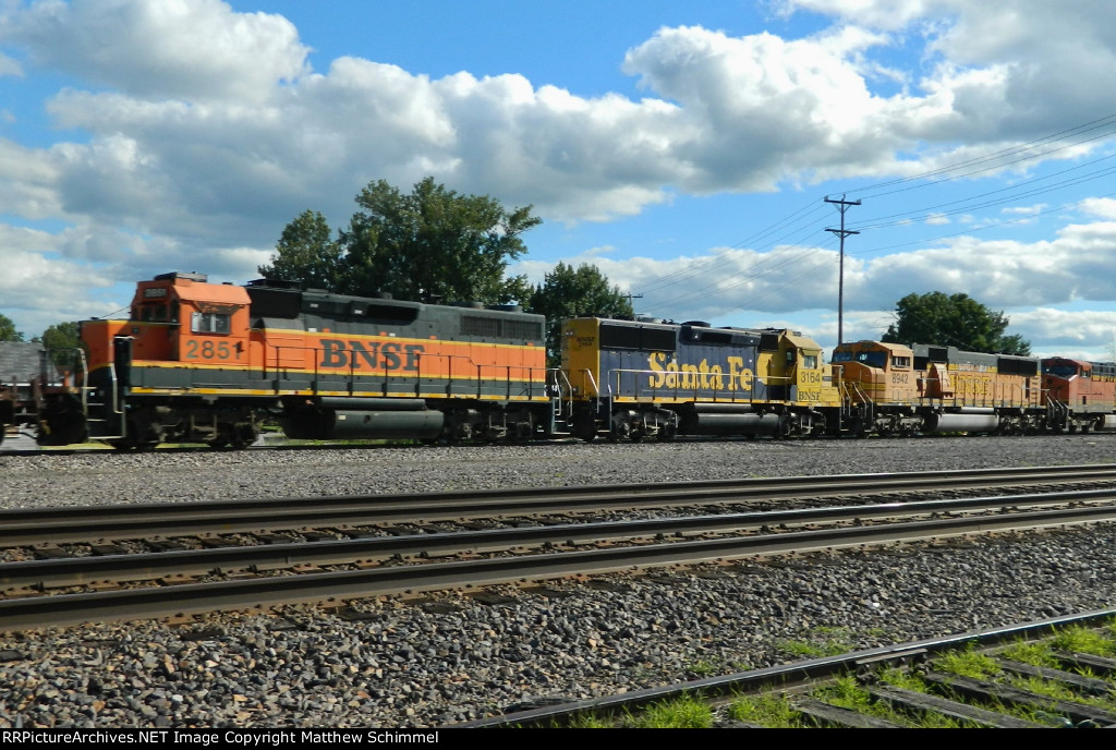 BNSF 2851, BNSF 3164, & BNSF 8942